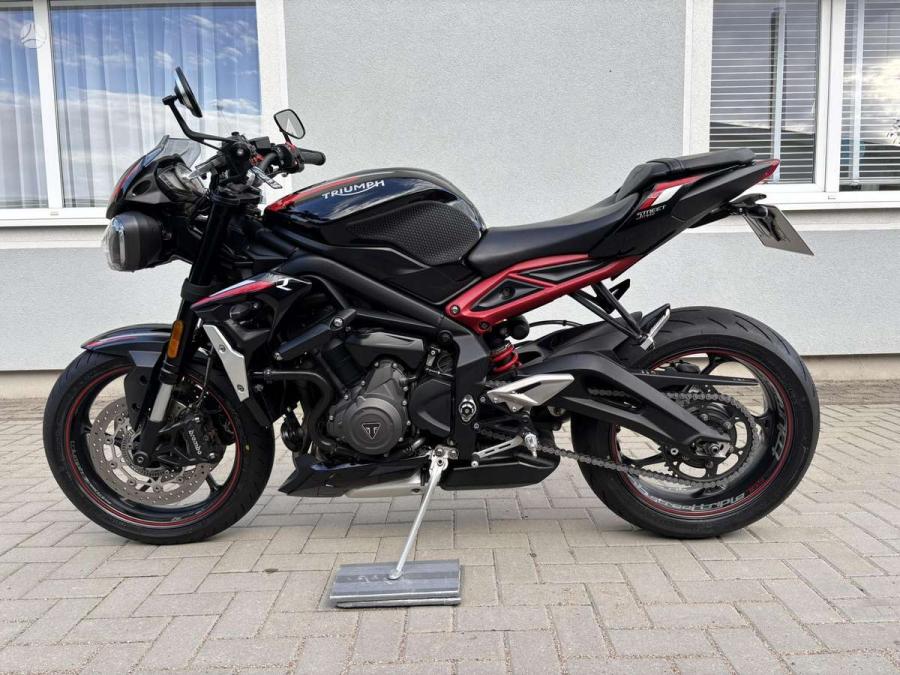 Melns Triumph Street Triple 2021 Švenčionys, ar dzinēja tilpumu 0.77 L un nobraukumu 18 tūkst. km par 6090 €, foto 17 vietnē AUTOMOTO.COM.LV