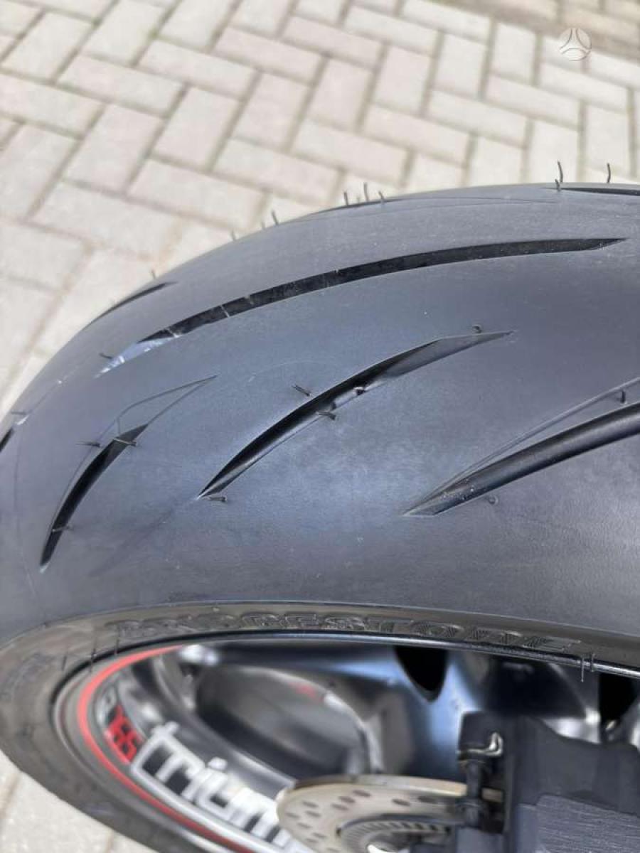 Melns Triumph Street Triple 2021 Švenčionys, ar dzinēja tilpumu 0.77 L un nobraukumu 18 tūkst. km par 6090 €, foto 20 vietnē AUTOMOTO.COM.LV