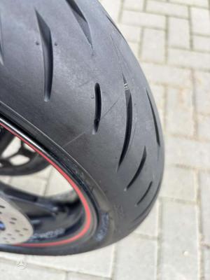 Melns Triumph Street Triple 2021 Švenčionys, ar dzinēja tilpumu 0.77 L un nobraukumu 18 tūkst. km par 6090 €, foto 21 vietnē AUTOMOTO.COM.LV