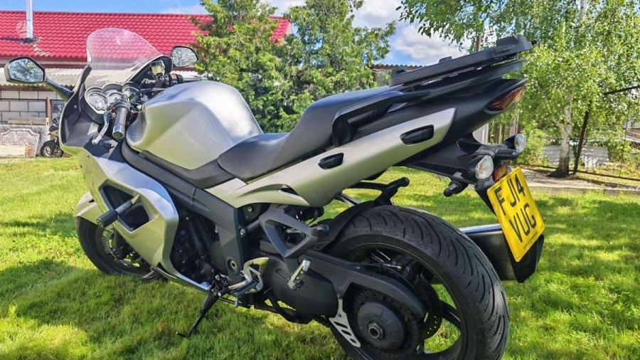 Grey Triumph Street Triple 2014 in Vilnius, with an engine capacity of 1.05 L and mileage of 20 thousand km for 2900 €, photo 4 on AUTOMOTO.COM.LV
