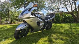Grey Triumph Street Triple 2014 in Vilnius, with an engine capacity of 1.05 L and mileage of 20 thousand km for 2900 €, photo 6 on AUTOMOTO.COM.LV