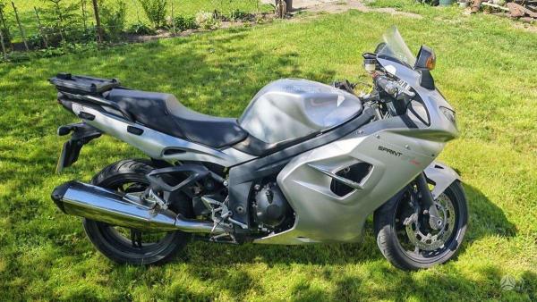 Grey Triumph Street Triple 2014 in Vilnius, with an engine capacity of 1.05 L and mileage of 20 thousand km for 2900 €, photo 7 on AUTOMOTO.COM.LV