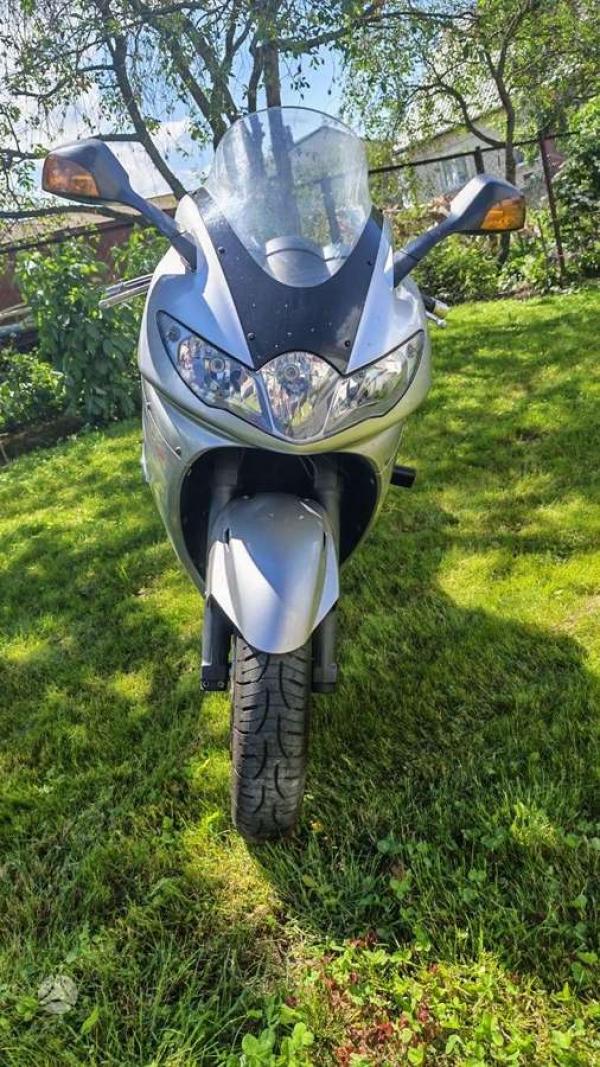 Grey Triumph Street Triple 2014 in Vilnius, with an engine capacity of 1.05 L and mileage of 20 thousand km for 2900 €, photo 8 on AUTOMOTO.COM.LV