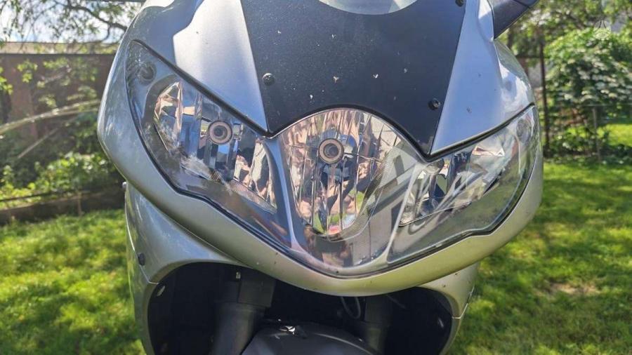 Grey Triumph Street Triple 2014 in Vilnius, with an engine capacity of 1.05 L and mileage of 20 thousand km for 2900 €, photo 13 on AUTOMOTO.COM.LV