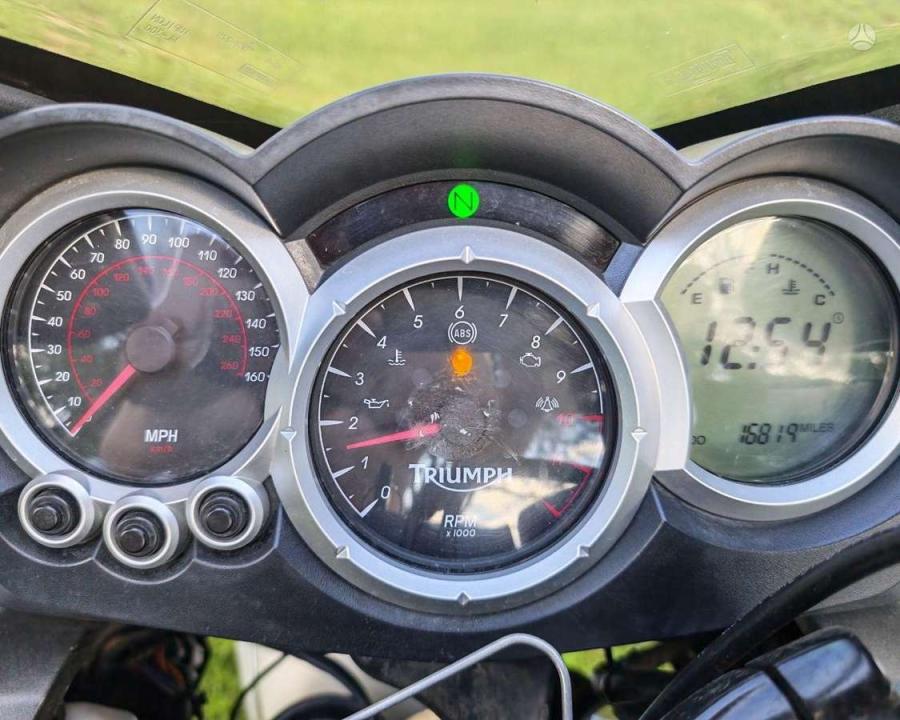Grey Triumph Street Triple 2014 in Vilnius, with an engine capacity of 1.05 L and mileage of 20 thousand km for 2900 €, photo 16 on AUTOMOTO.COM.LV
