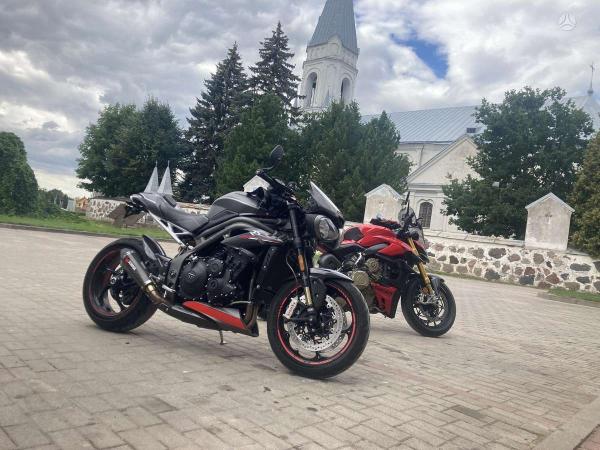 Pelēks Triumph Street Triple 2018 Kauņa, ar dzinēja tilpumu 1.05 L un nobraukumu 20 tūkst. km par 6800 €, foto 1 vietnē AUTOMOTO.COM.LV