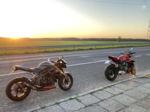 Pelēks Triumph Street Triple 2018 Kauņa, ar dzinēja tilpumu 1.05 L un nobraukumu 20 tūkst. km par 6800 €, foto 4 vietnē AUTOMOTO.COM.LV