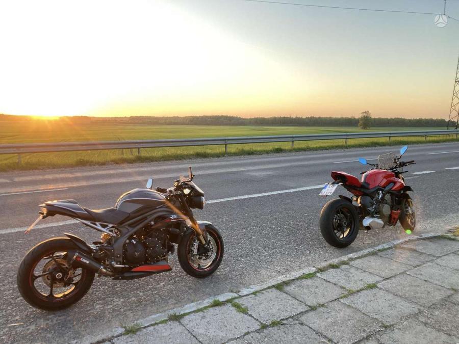 Pelēks Triumph Street Triple 2018 Kauņa, ar dzinēja tilpumu 1.05 L un nobraukumu 20 tūkst. km par 6800 €, foto 4 vietnē AUTOMOTO.COM.LV