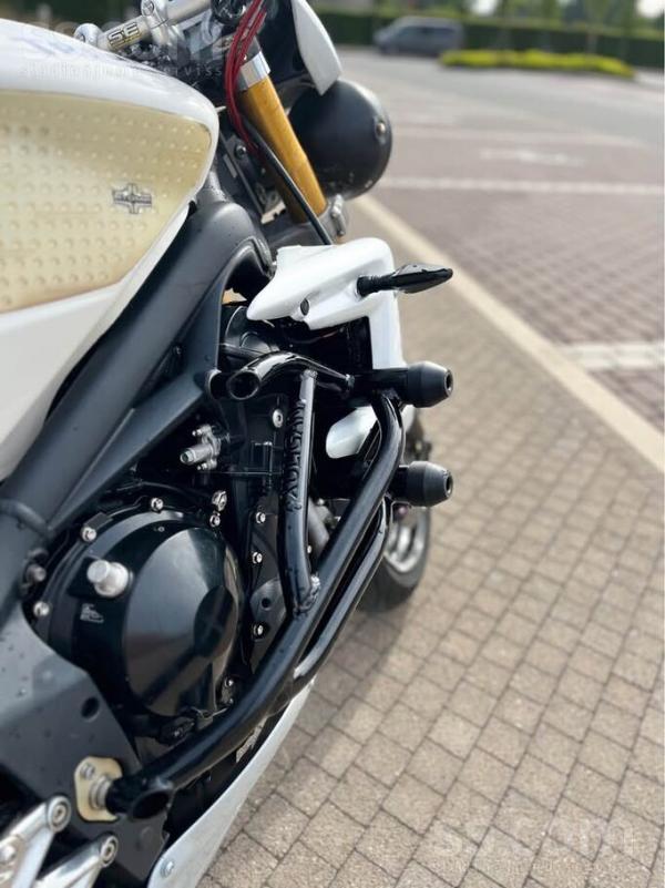 Триумф Street Triple 2007 в Вентспилс, объемом двигателя 0.68 л и пробегом 0 тыс. км за 2700 €, фото 9 на AUTOMOTO.COM.LV