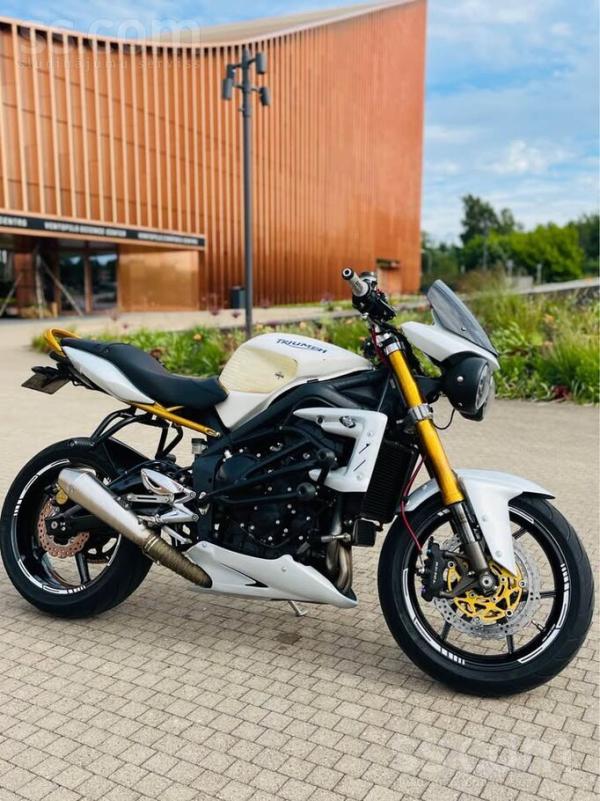 Triumph Street Triple 2007 Ventspils, ar dzinēja tilpumu 0.68 L un nobraukumu 0 tūkst. km par 2700 €, foto 1 vietnē AUTOMOTO.COM.LV
