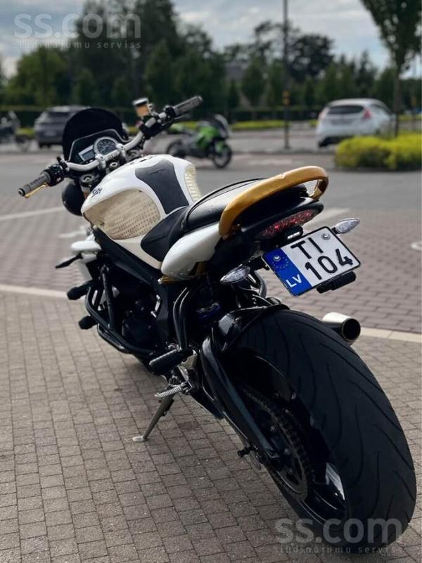 Triumph Street Triple 2007 Ventspils, ar dzinēja tilpumu 0.68 L un nobraukumu 0 tūkst. km par 2700 €, foto 6 vietnē AUTOMOTO.COM.LV