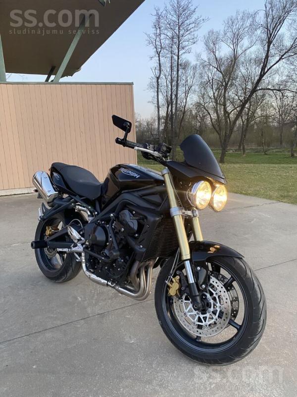 Триумф Street Triple 2008 в Лудза, объемом двигателя 0.68 л и пробегом 0 тыс. км за 3400 €, фото 2 на AUTOMOTO.COM.LV