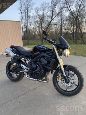 Триумф Street Triple 2008 в Лудза, объемом двигателя 0.68 л и пробегом 0 тыс. км за 3400 €, фото 3 на AUTOMOTO.COM.LV