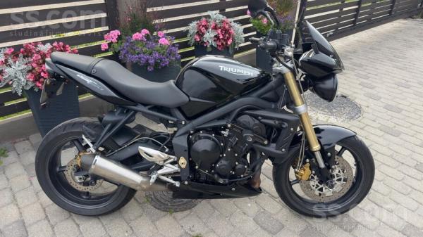 Triumph Street Triple 2009 in Riga, with an engine capacity of 0.68 L and mileage of 0 thousand km for 3500 €, photo 1 on AUTOMOTO.COM.LV