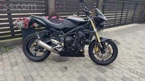Triumph Street Triple 2009 in Riga, with an engine capacity of 0.68 L and mileage of 0 thousand km for 3500 €, photo 5 on AUTOMOTO.COM.LV
