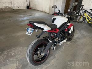 Триумф Street Triple 2014 в Рига, объемом двигателя 0.68 л и пробегом 0 тыс. км за 4600 €, фото 4 на AUTOMOTO.COM.LV