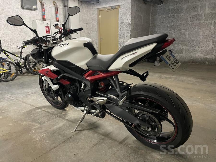 Триумф Street Triple 2014 в Рига, объемом двигателя 0.68 л и пробегом 0 тыс. км за 4600 €, фото 5 на AUTOMOTO.COM.LV