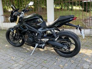 Triumph Street Triple 2015 Šauļi, ar dzinēja tilpumu 0.00 L un nobraukumu 0 tūkst. km par 3666 €, foto 3 vietnē AUTOMOTO.COM.LV