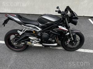 Triumph Street Triple 2017 in Bauska, with an engine capacity of 0.80 L and mileage of 0 thousand km for 5800 €, photo 3 on AUTOMOTO.COM.LV