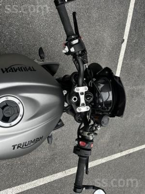 Triumph Street Triple 2017 in Bauska, with an engine capacity of 0.80 L and mileage of 0 thousand km for 5800 €, photo 6 on AUTOMOTO.COM.LV