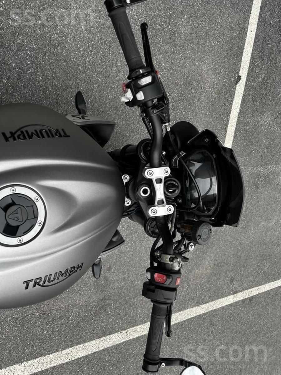Triumph Street Triple 2017 in Bauska, with an engine capacity of 0.80 L and mileage of 0 thousand km for 5800 €, photo 6 on AUTOMOTO.COM.LV
