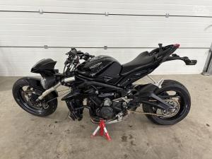 Triumph Street Triple 2018 Kelmė, ar dzinēja tilpumu 0.00 L un nobraukumu 48 tūkst. km par 1430 €, foto 2 vietnē AUTOMOTO.COM.LV