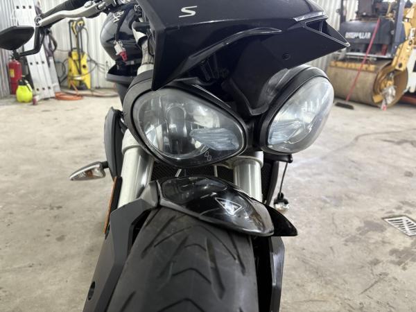 Triumph Street Triple 2018 Kelmė, ar dzinēja tilpumu 0.00 L un nobraukumu 48 tūkst. km par 1430 €, foto 9 vietnē AUTOMOTO.COM.LV