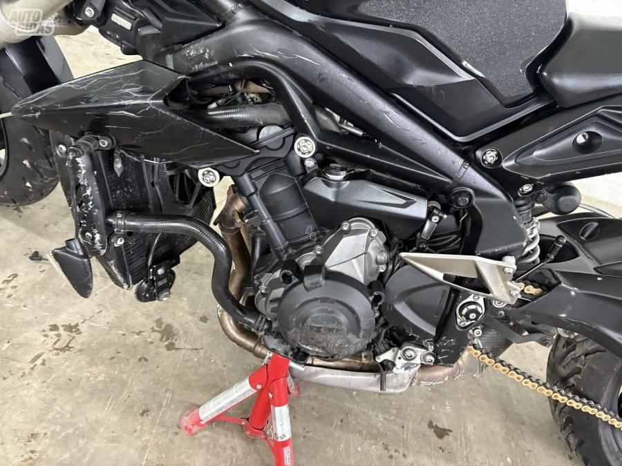 Triumph Street Triple 2018 Kelmė, ar dzinēja tilpumu 0.00 L un nobraukumu 48 tūkst. km par 1430 €, foto 14 vietnē AUTOMOTO.COM.LV