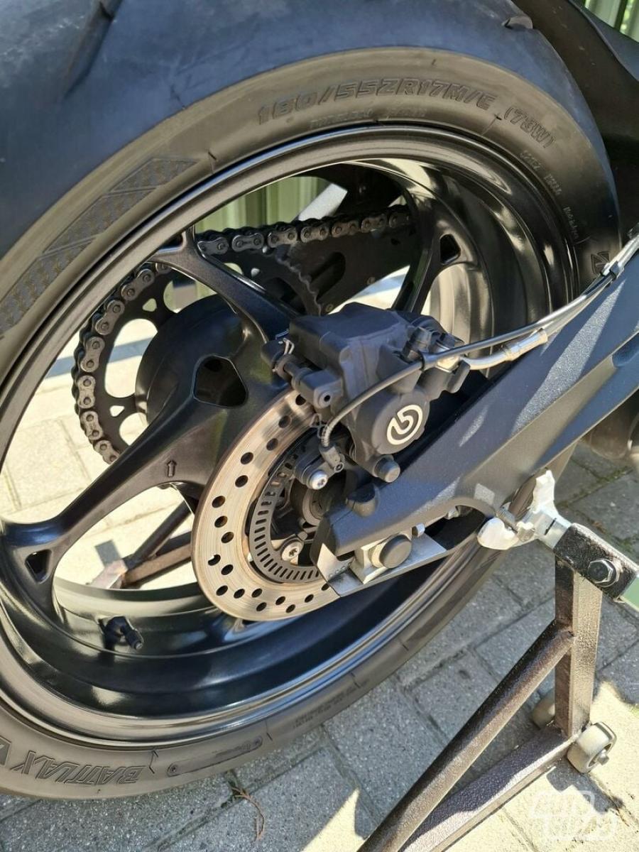 Triumph Street Triple 2018 Viļņa, ar dzinēja tilpumu 0.00 L un nobraukumu 17 tūkst. km par 4900 €, foto 6 vietnē AUTOMOTO.COM.LV