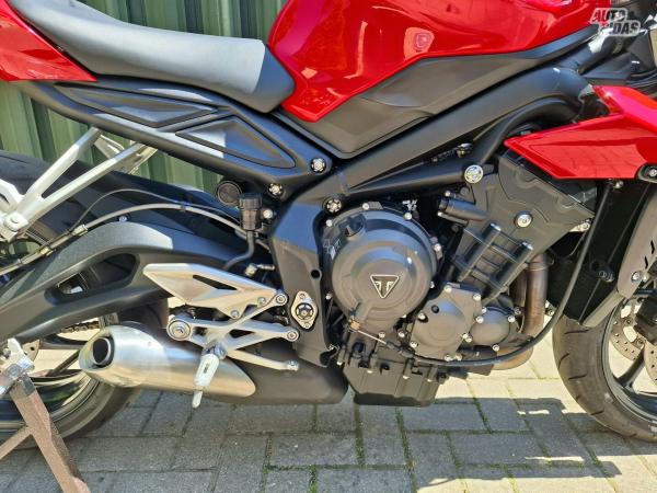 Triumph Street Triple 2018 in Vilnius, with an engine capacity of 0.00 L and mileage of 17 thousand km for 4900 €, photo 8 on AUTOMOTO.COM.LV