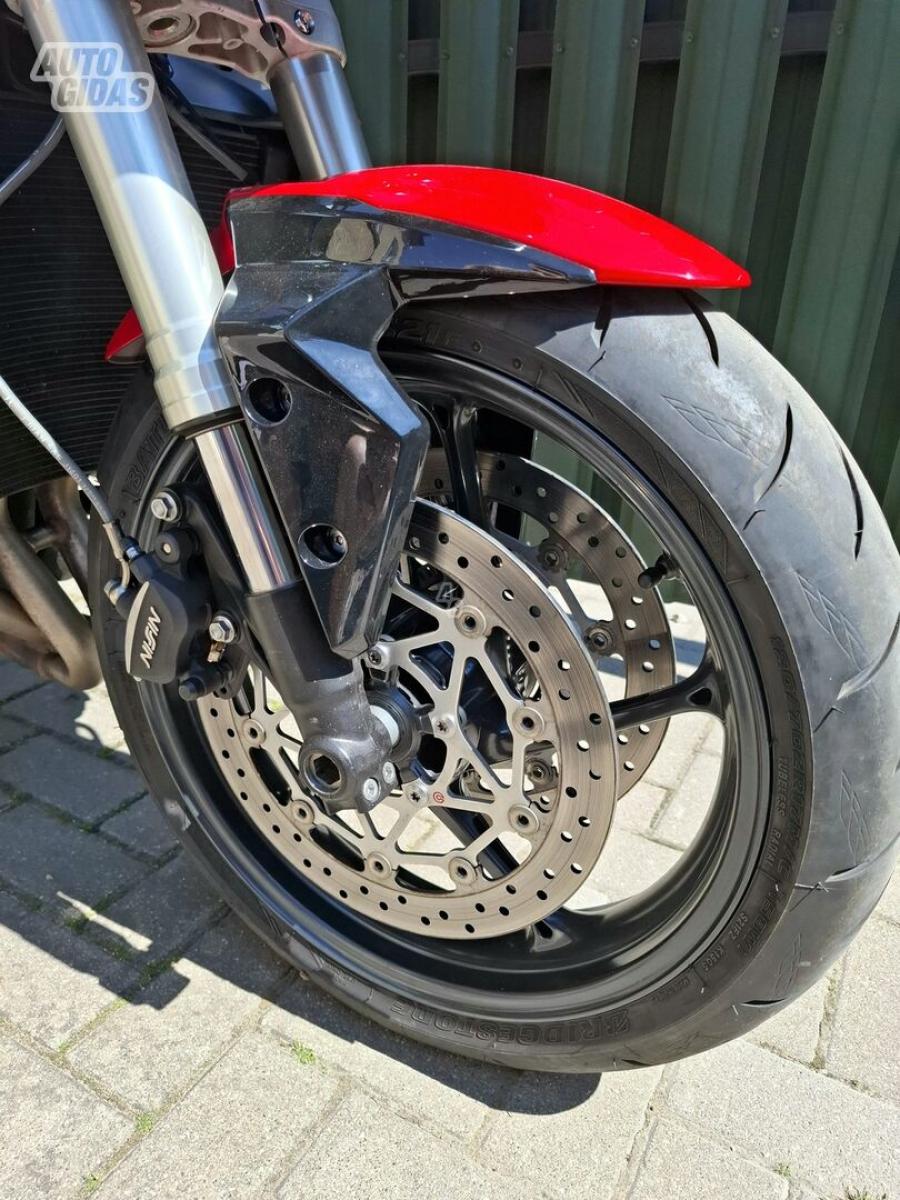 Triumph Street Triple 2018 in Vilnius, with an engine capacity of 0.00 L and mileage of 0 thousand km for 4900 €, photo 15 on AUTOMOTO.COM.LV