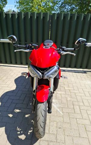 Triumph Street Triple 2018 in Vilnius, with an engine capacity of 0.00 L and mileage of 0 thousand km for 4900 €, photo 18 on AUTOMOTO.COM.LV
