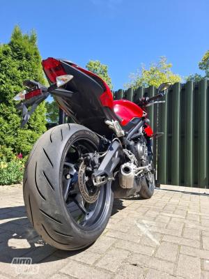 Triumph Street Triple 2018 in Vilnius, with an engine capacity of 0.00 L and mileage of 0 thousand km for 3950 €, photo 6 on AUTOMOTO.COM.LV