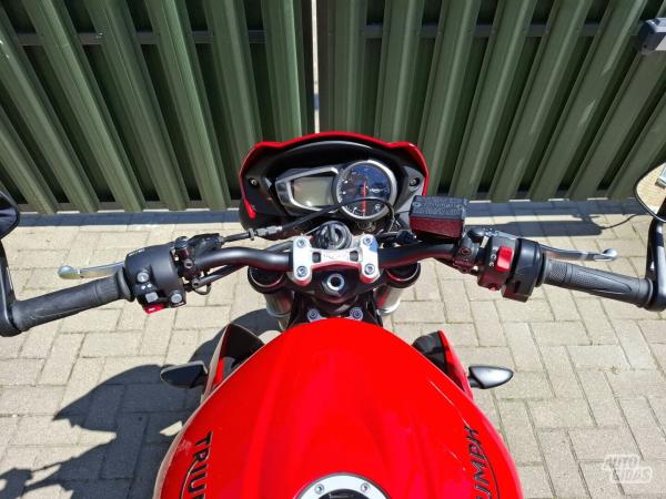 Triumph Street Triple 2018 Viļņa vietnē Triumph Street Triple 2018 Viļņa, ar dzinēja tilpumu 0.00 L un nobraukumu 0 tūkst. km par 3950 €, foto 10 vietnē AUTOMOTO.COM.LV