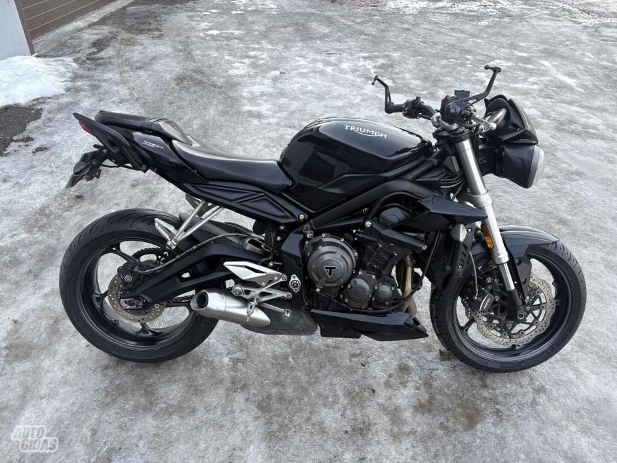 Triumph Street Triple 2019 in Kelme, with an engine capacity of 0.00 L and mileage of 75 thousand km for 2830 €, photo 2 on AUTOMOTO.COM.LV