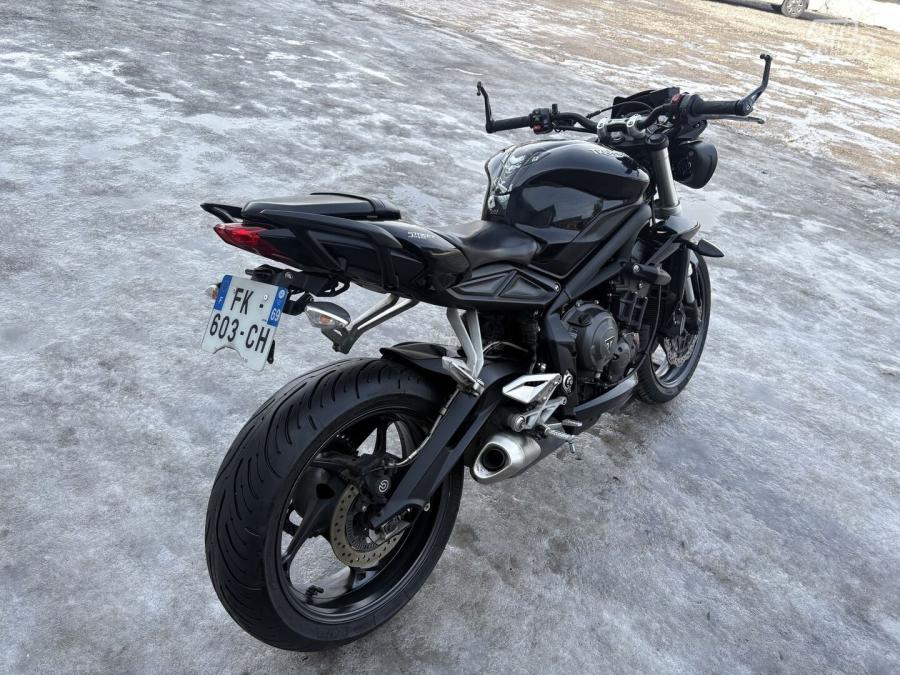 Triumph Street Triple 2019 in Kelme, with an engine capacity of 0.00 L and mileage of 75 thousand km for 2830 €, photo 3 on AUTOMOTO.COM.LV