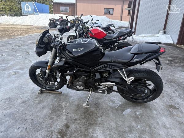 Triumph Street Triple 2019 in Kelme, with an engine capacity of 0.00 L and mileage of 75 thousand km for 2830 €, photo 5 on AUTOMOTO.COM.LV