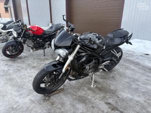 Triumph Street Triple 2019 in Kelme, with an engine capacity of 0.00 L and mileage of 75 thousand km for 2830 €, photo 6 on AUTOMOTO.COM.LV