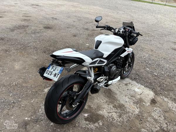 Triumph Street Triple 2019 in Kelme, with an engine capacity of 0.77 L and mileage of 34 thousand km for 3730 €, photo 3 on AUTOMOTO.COM.LV