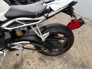 Triumph Street Triple 2019 in Kelme, with an engine capacity of 0.77 L and mileage of 34 thousand km for 3730 €, photo 12 on AUTOMOTO.COM.LV