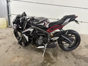 Triumph Street Triple 2022 Kelmė, ar dzinēja tilpumu 0.77 L un nobraukumu 9 tūkst. km par 2430 €, foto 2 vietnē AUTOMOTO.COM.LV