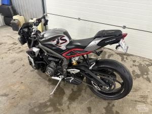 Triumph Street Triple 2022 Kelmė, ar dzinēja tilpumu 0.77 L un nobraukumu 9 tūkst. km par 2430 €, foto 3 vietnē AUTOMOTO.COM.LV