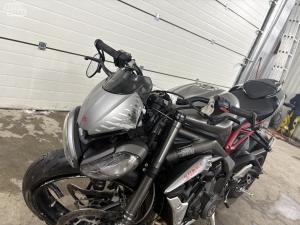 Triumph Street Triple 2022 Kelmė, ar dzinēja tilpumu 0.77 L un nobraukumu 9 tūkst. km par 2430 €, foto 13 vietnē AUTOMOTO.COM.LV