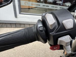 Triumph Street Triple 2023 Jūrmala, ar dzinēja tilpumu 0.77 L un nobraukumu 0 tūkst. km par 8500 €, foto 6 vietnē AUTOMOTO.COM.LV