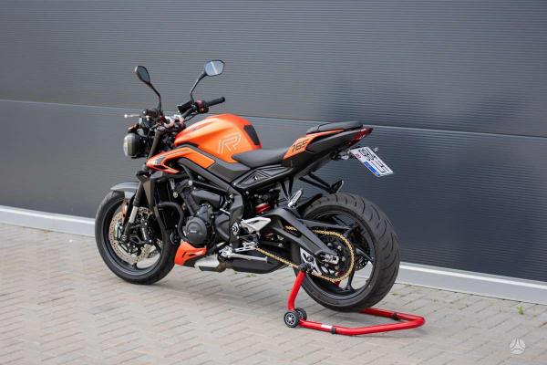 Orange Triumph Street Triple 2025 in Vilnius, with an engine capacity of 0.77 L and mileage of 13 thousand km for 8200 €, photo 3 on AUTOMOTO.COM.LV