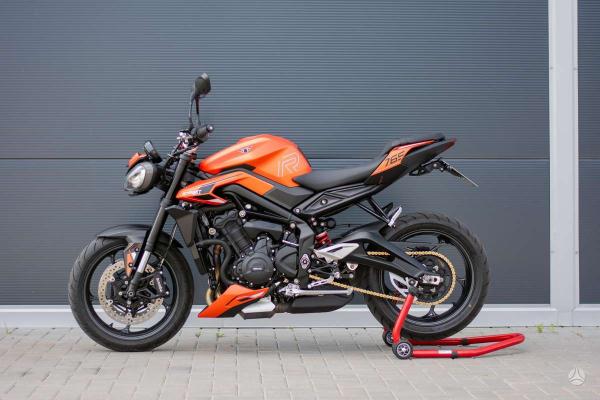 Orange Triumph Street Triple 2025 in Vilnius, with an engine capacity of 0.77 L and mileage of 13 thousand km for 8200 €, photo 4 on AUTOMOTO.COM.LV