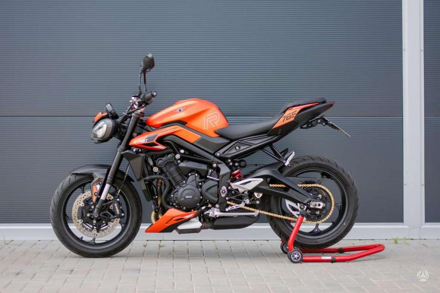 Orange Triumph Street Triple 2025 in Vilnius, with an engine capacity of 0.77 L and mileage of 13 thousand km for 8200 €, photo 5 on AUTOMOTO.COM.LV