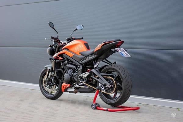 Orange Triumph Street Triple 2025 in Vilnius, with an engine capacity of 0.77 L and mileage of 13 thousand km for 8200 €, photo 5 on AUTOMOTO.COM.LV