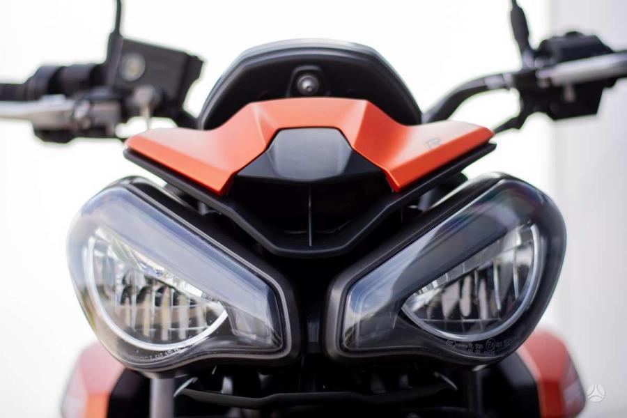 Orange Triumph Street Triple 2025 in Vilnius, with an engine capacity of 0.77 L and mileage of 13 thousand km for 8200 €, photo 11 on AUTOMOTO.COM.LV