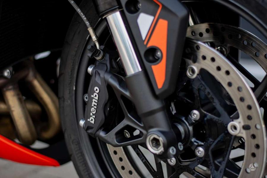 Orange Triumph Street Triple 2025 in Vilnius, with an engine capacity of 0.77 L and mileage of 13 thousand km for 8200 €, photo 25 on AUTOMOTO.COM.LV